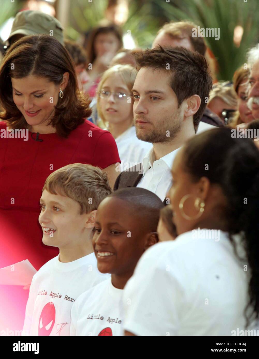 Celebrities at the today show studios hi-res stock photography and ...