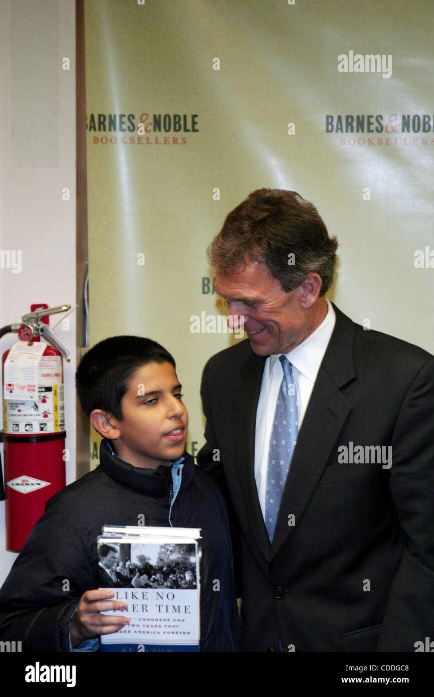 Senator daschle hi-res stock photography and images - Alamy