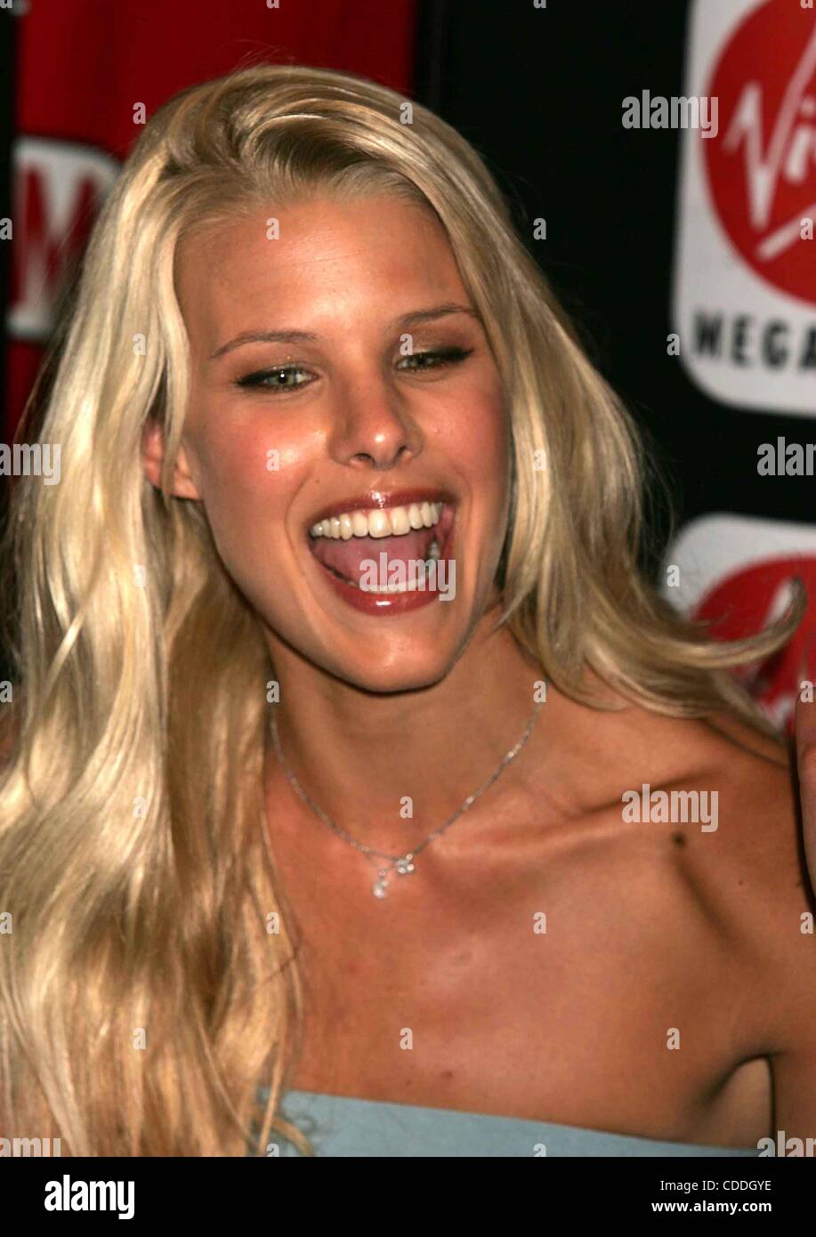 Fhm magazine cover hi-res stock photography and images - Alamy