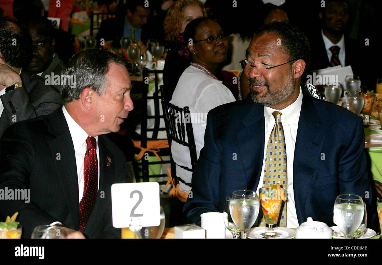 Jan. 1, 2011 - New York, New York, U.S. - K37855RM.DR. MAYA ANGELOU TO ...