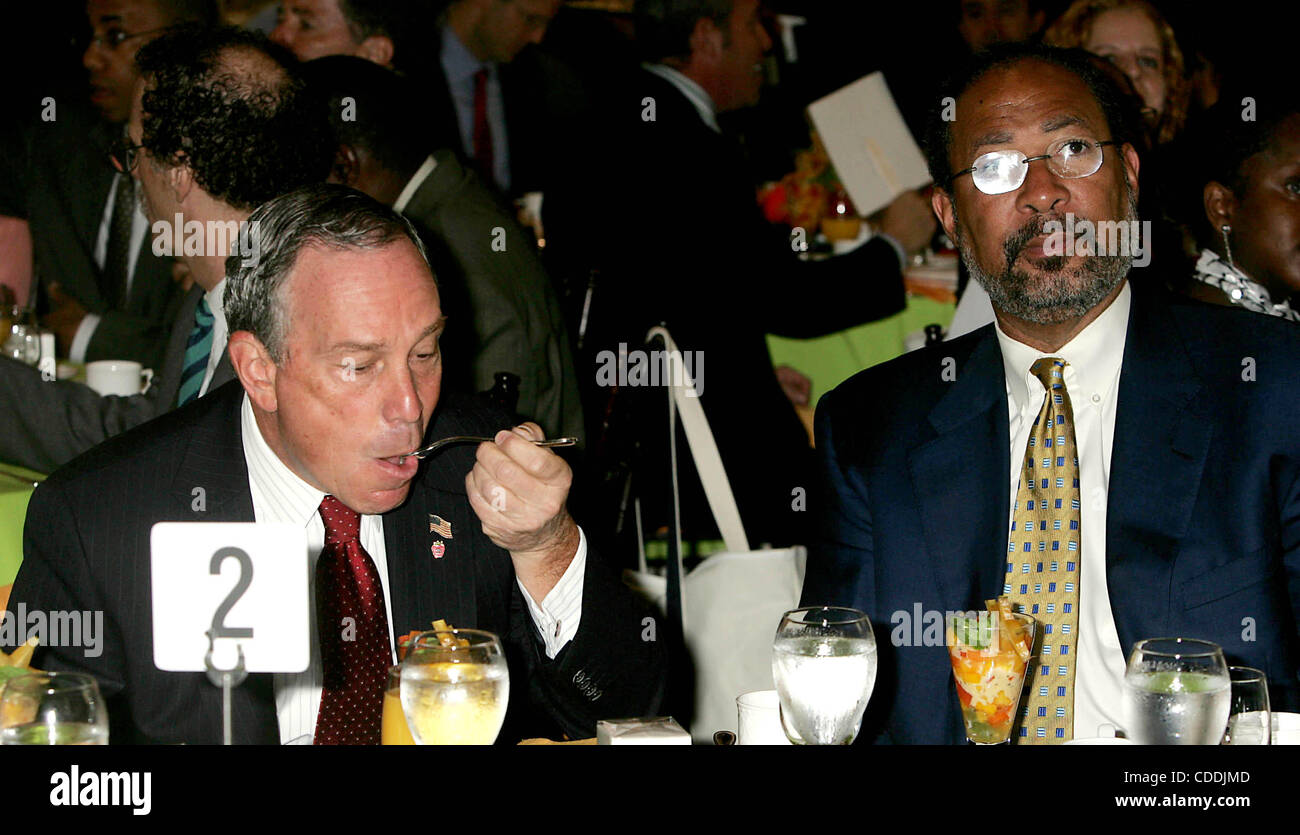 Maya Angelou Clinton High Resolution Stock Photography and Images - Alamy