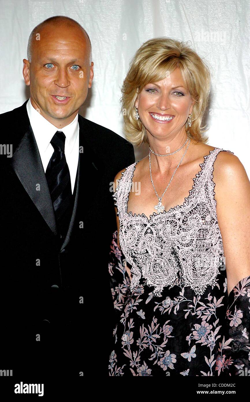Jan. 1, 2011 - New York, New York, U.S. - CAL RIPKEN JR...K30436RM.THE ...