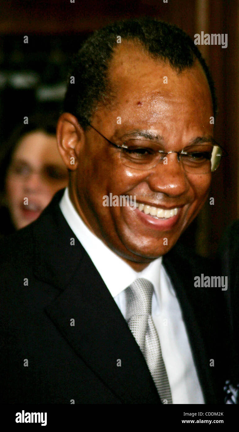 Jan. 1, 2011 - New York, New York, U.S. - K37855RM.DR. MAYA ANGELOU TO ...