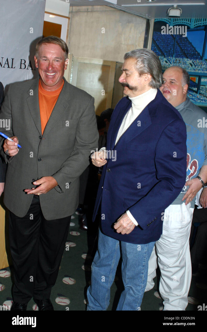 Jan. 1, 2011 - New York, New York, U.S. - K29736RM GARY CARTER AT ...