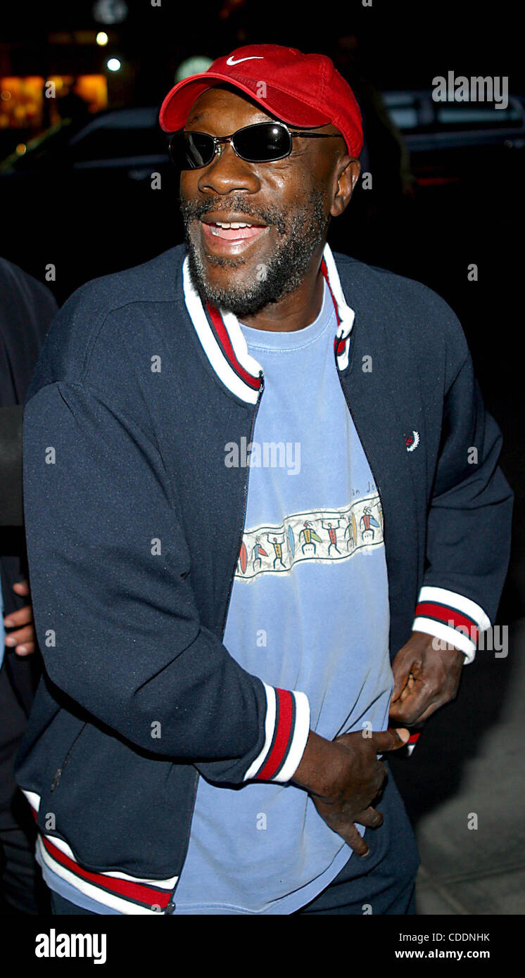 Jan. 1, 2011 - New York, New York, U.S. - ISSAC HAYES.K30905RM.ARRIVALS ...