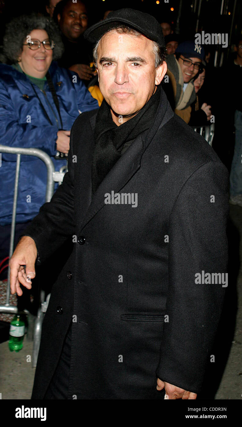 Jan. 1, 2011 - New York, New York, U.S. - K34723RM.JAY THOMAS ARRIVING ...