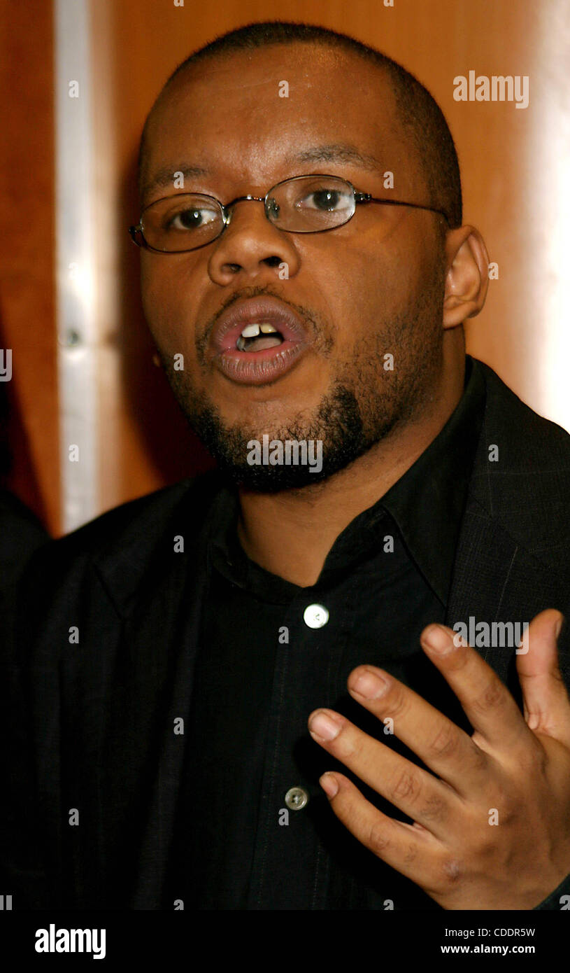 Harlem new york house man hi-res stock photography and images - Alamy