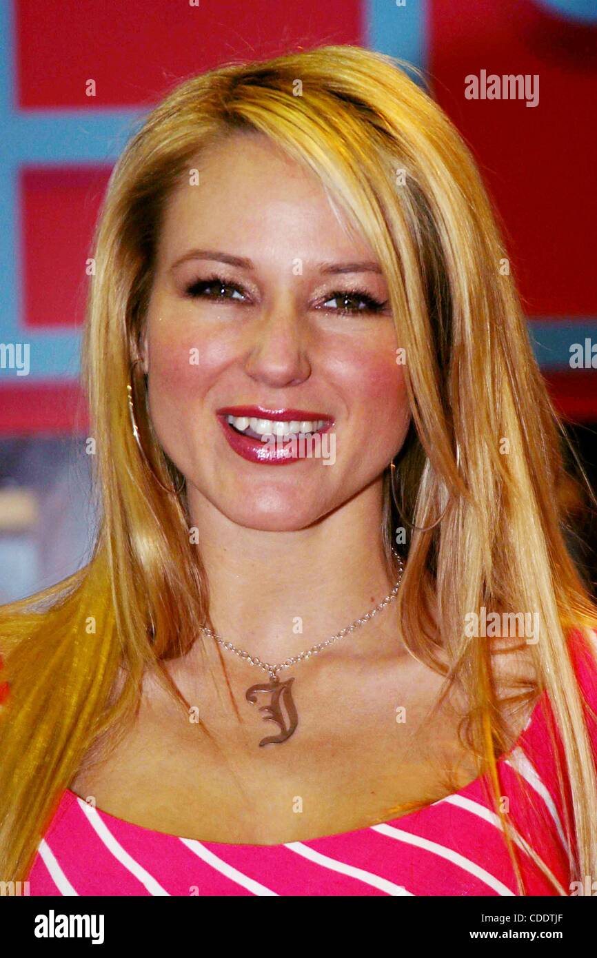 Jan. 1, 2011 - New York, New York, U.S. - K31183RM. SD06/16/2003..JEWEL ...
