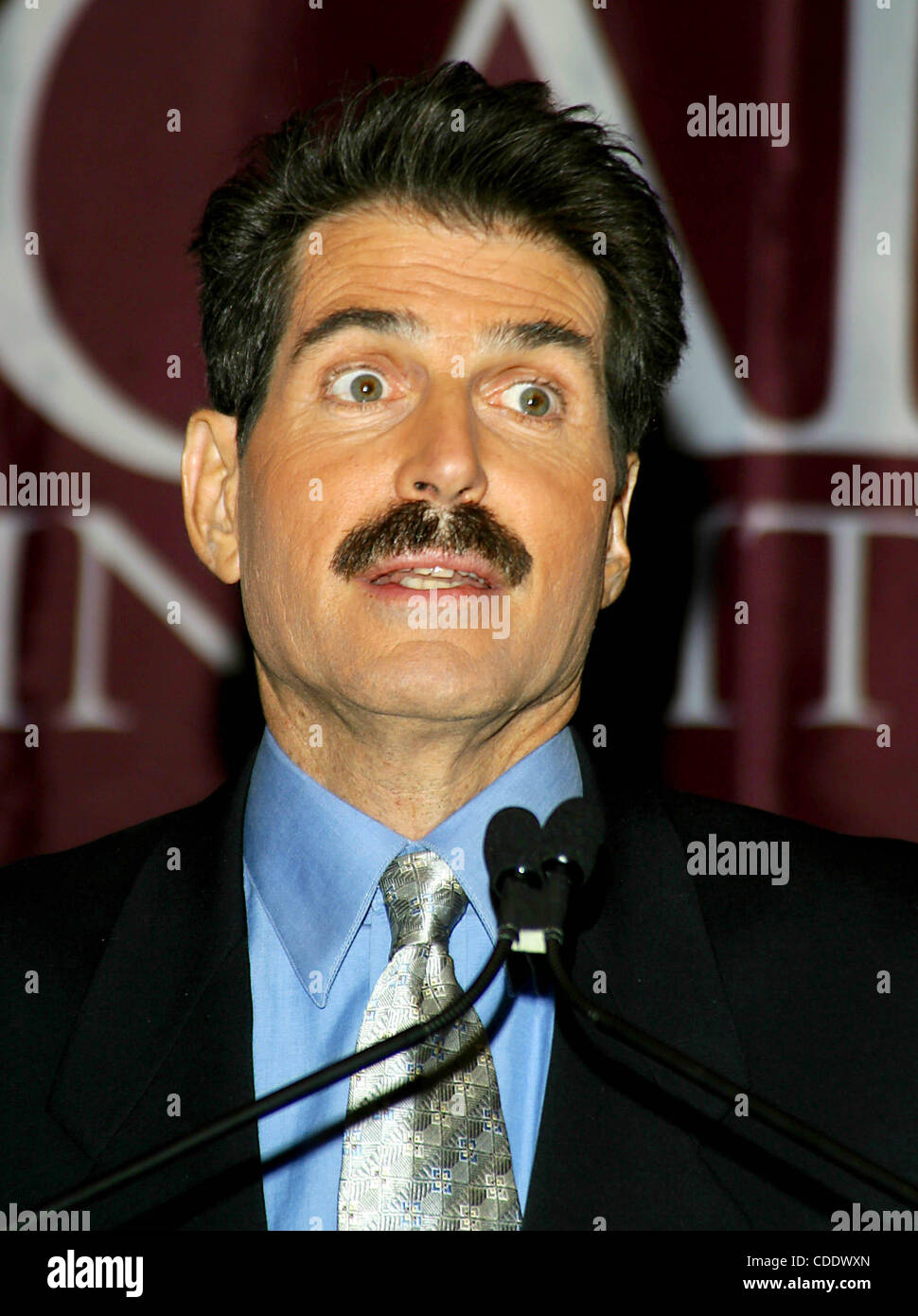 Scam artists hi-res stock photography and images - Alamy