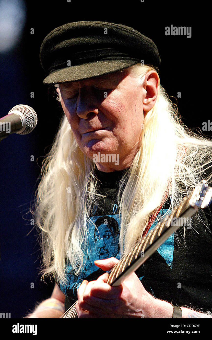 Johnny winter concert hi-res stock photography and images - Alamy