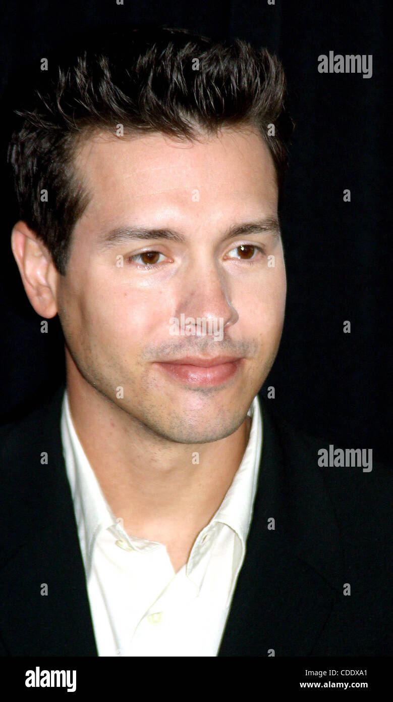 2004 upn upfront hi-res stock photography and images - Alamy