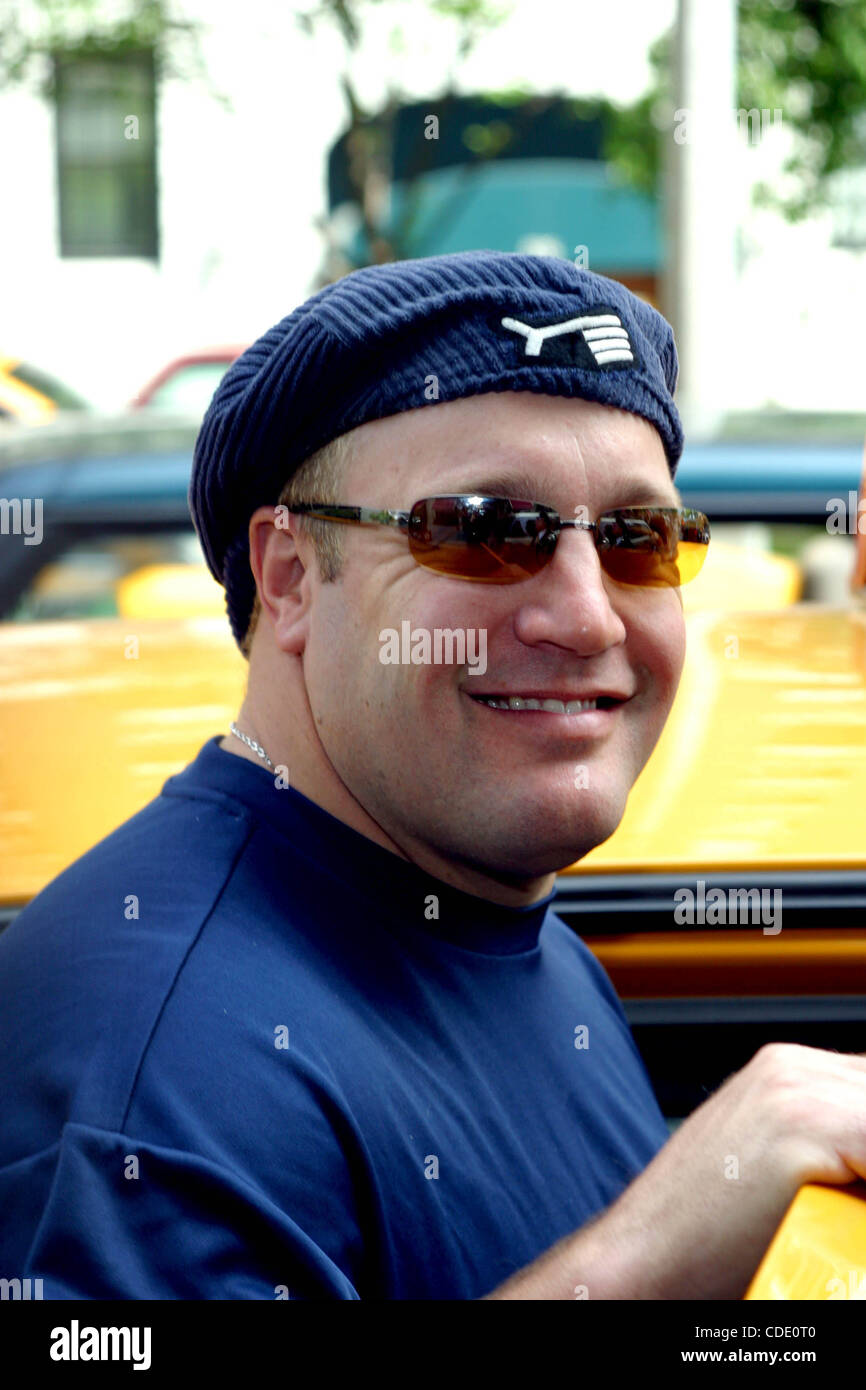 Jan. 1, 2011 - New York, New York, U.S. - K30574RM.KEVIN JAMES OUTSIDE ...