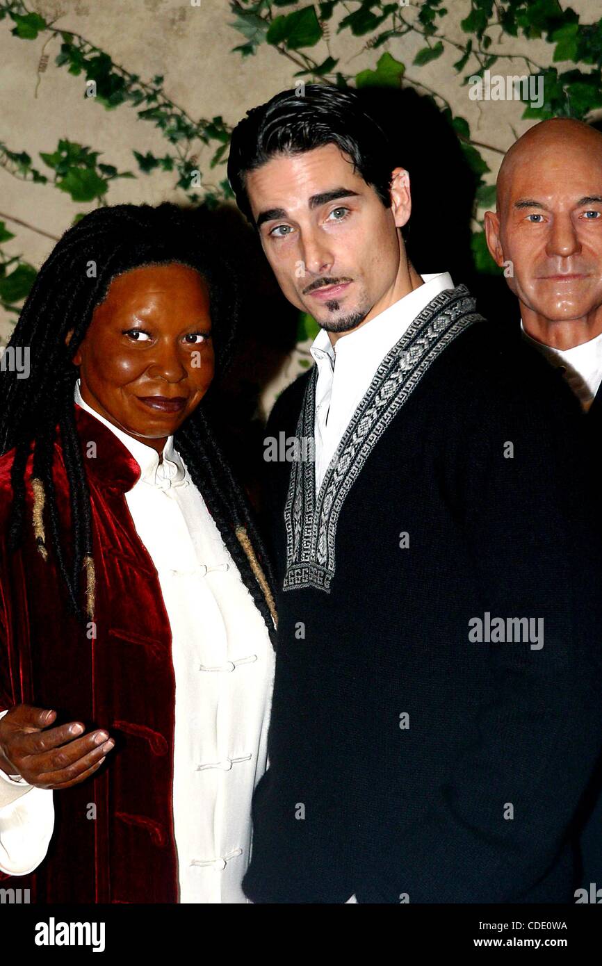 Jan. 1, 2011 - New York, New York, U.S. - K28805RM SD0204.KEVIN ...