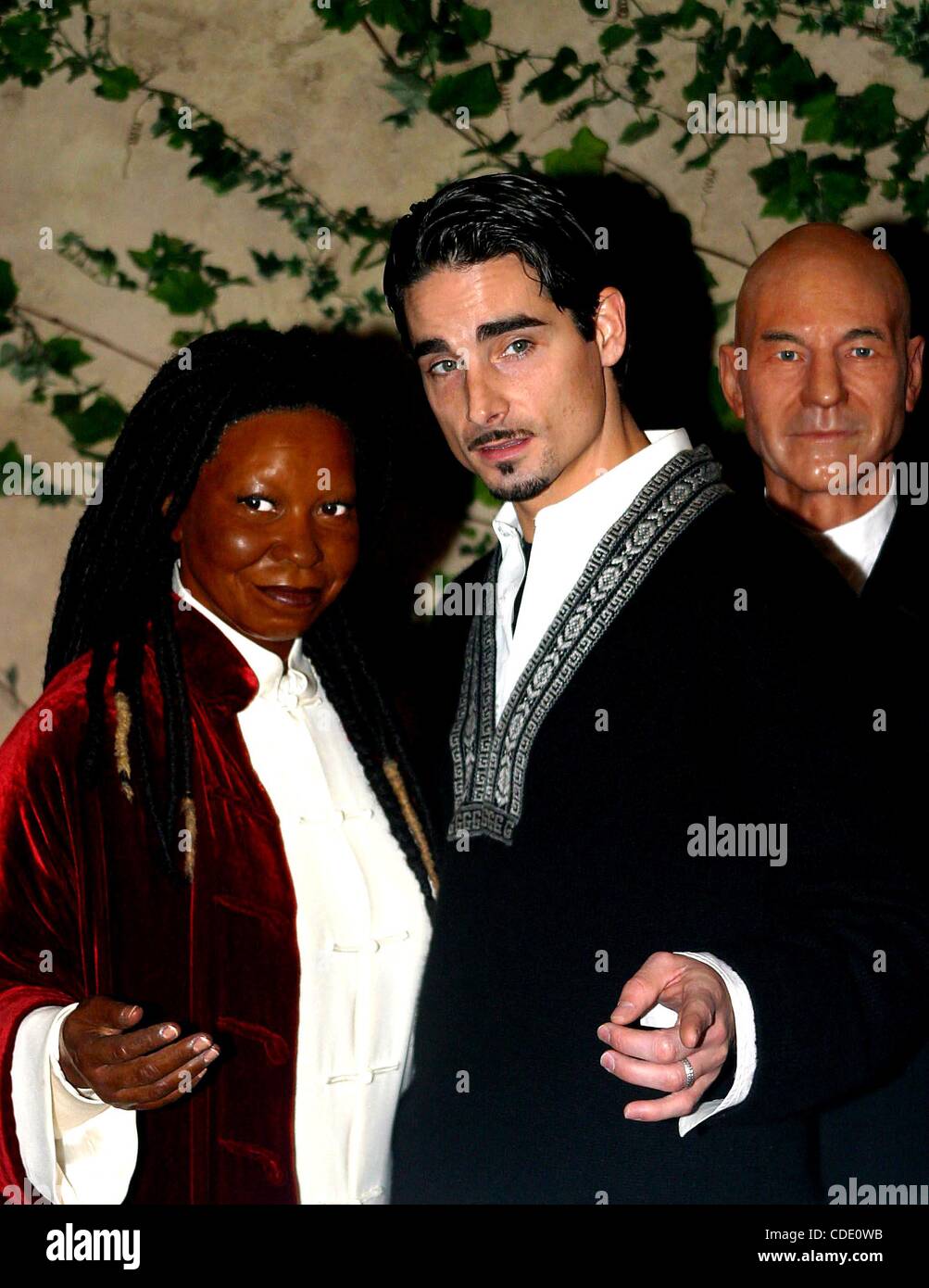 Jan. 1, 2011 - New York, New York, U.S. - K28805RM SD0204.KEVIN ...