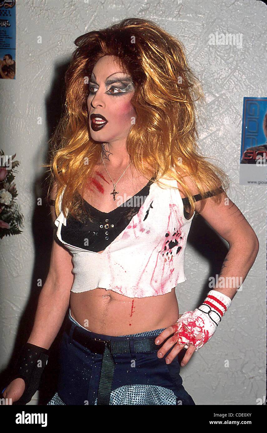 Jan. 1, 2011 - Hollywood, California, U.S. - I7445PR.JEWEL'S CATCH ONE ...