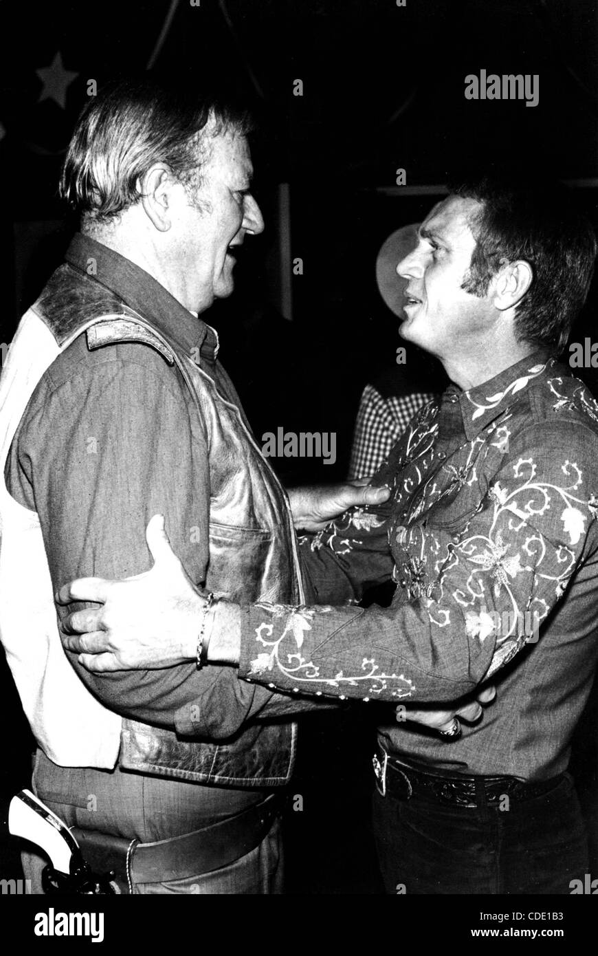 Steve mcqueen and john wayne hi-res stock photography and images - Alamy