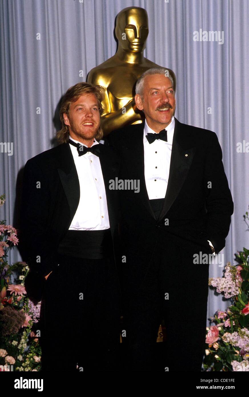 Donald sutherland 1989 hi-res stock photography and images - Alamy
