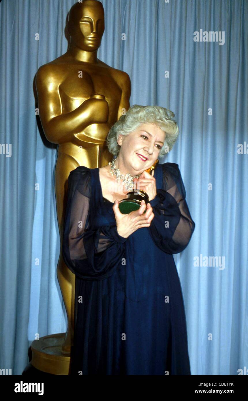 Maureen Stapleton 1982 Oscars Maureen Stapleton | Hart Cluett Museum