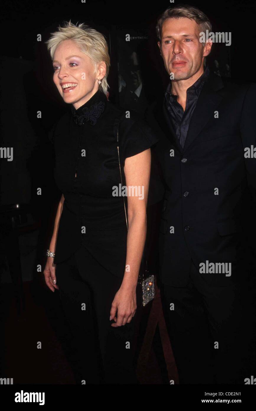 Lambert wilson matrix hi-res stock photography and images - Alamy