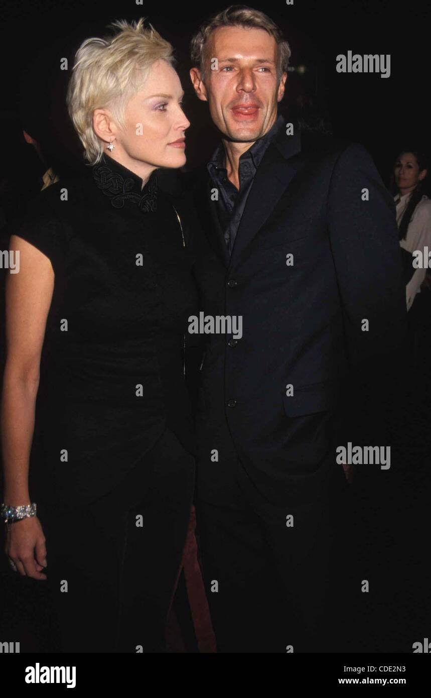 Lambert wilson matrix hi-res stock photography and images - Alamy