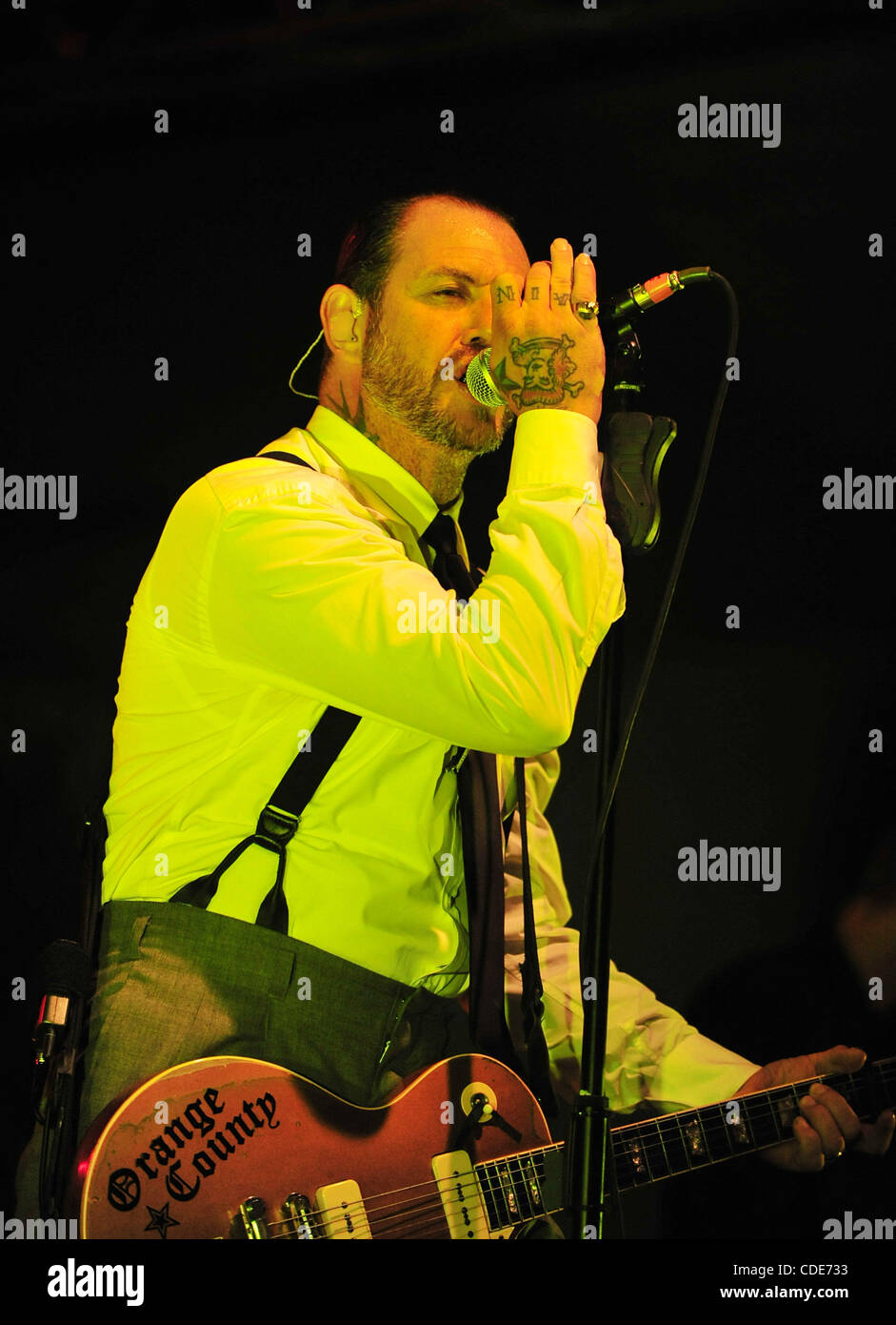 Jonny wickersham of social distortion hi-res stock photography and ...