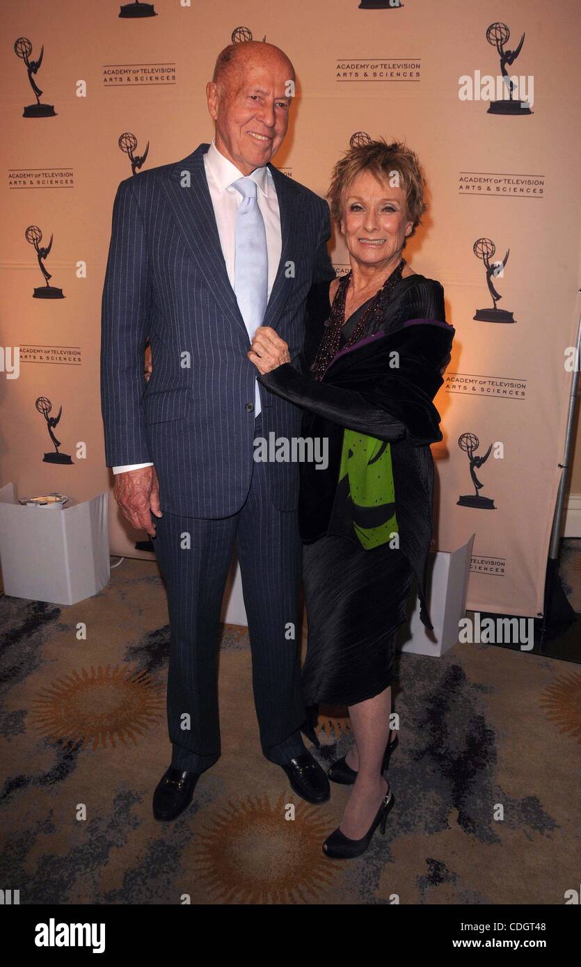 Cloris leachman and george englund hi-res stock photography and images ...