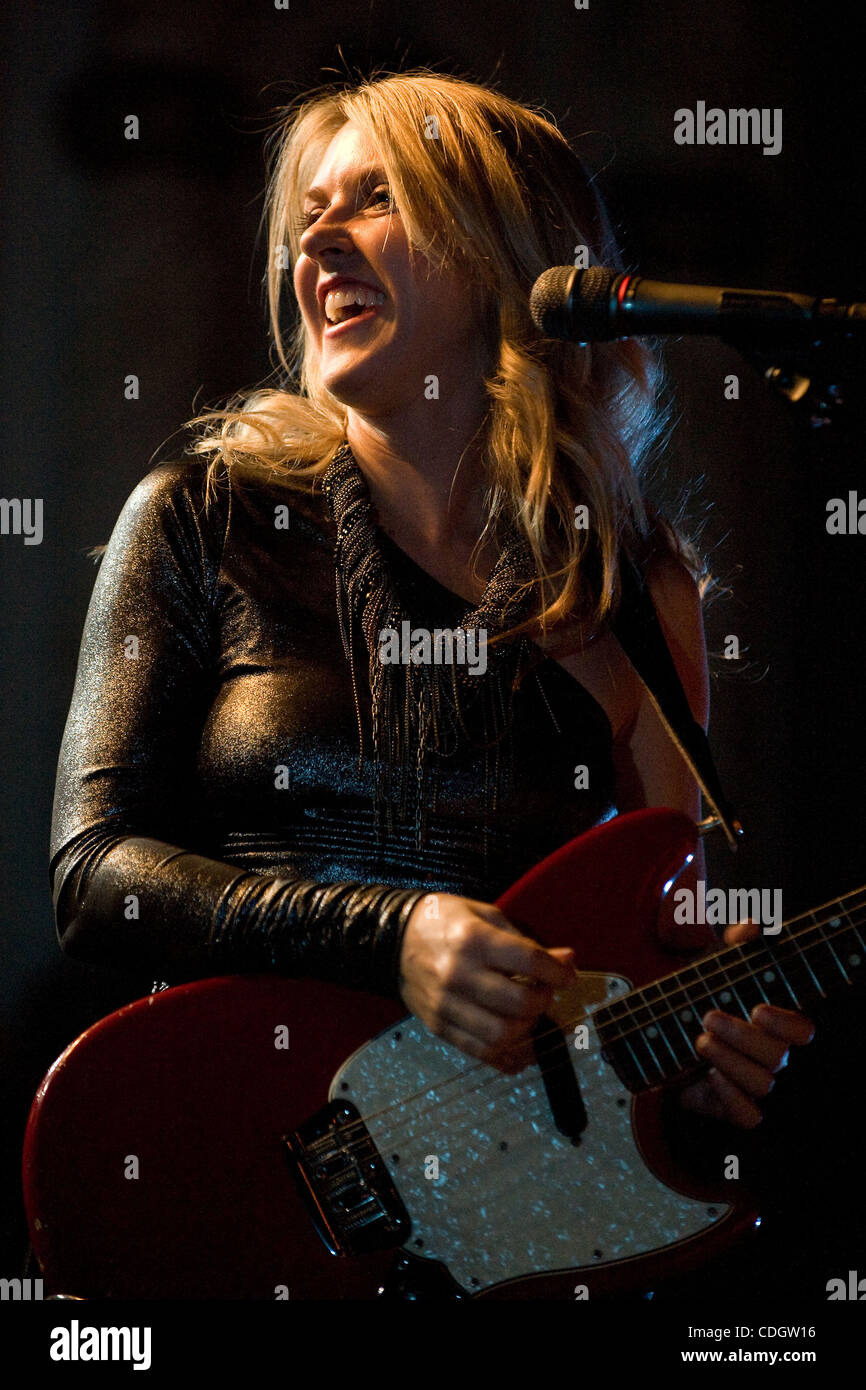 January 21, 2011 - Chicago, IL, USA - Rocker Liz Phair returns to her ...