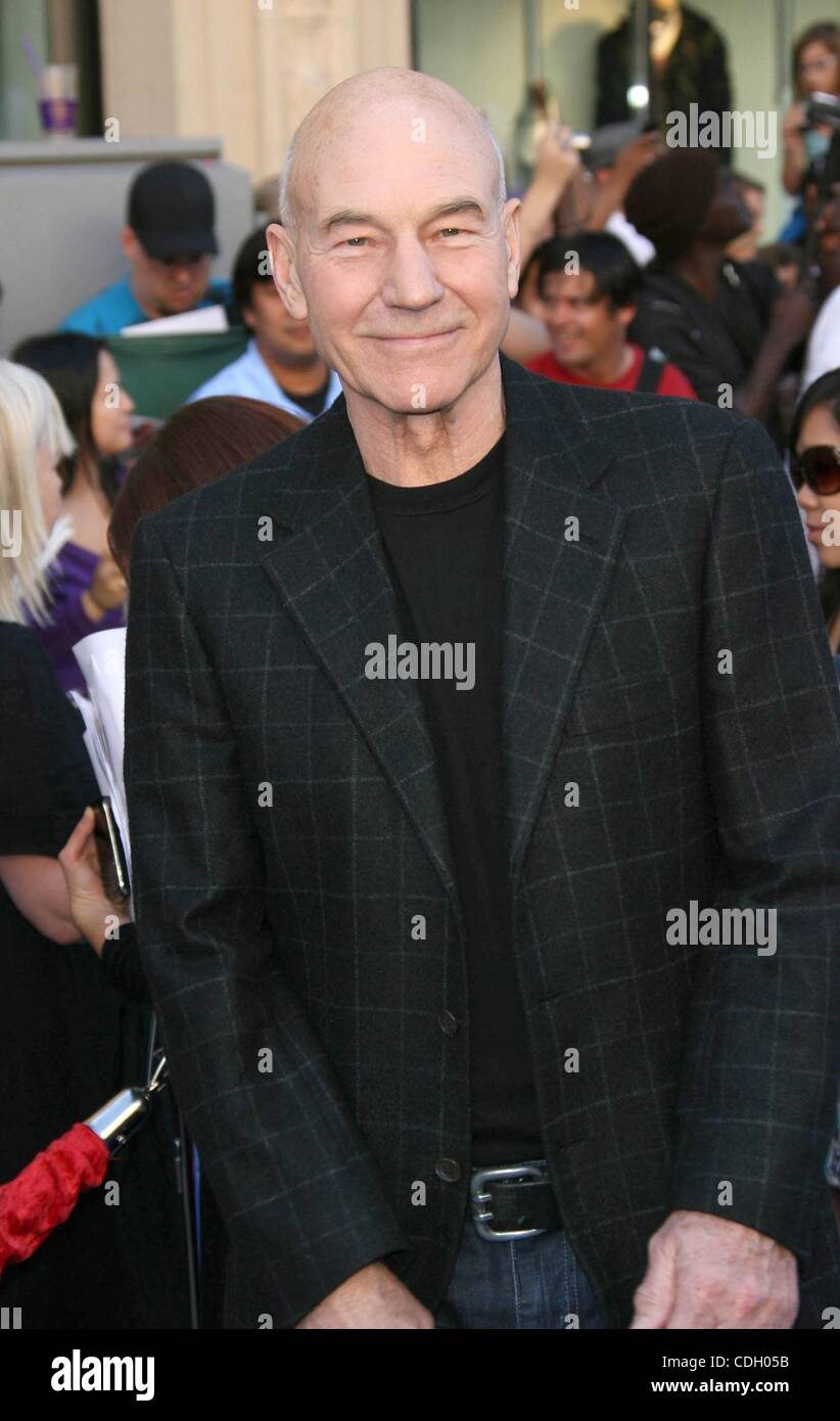 Jan 23, 2011 - Los Angeles, California, USA - Actor PATRICK STEWART at ...
