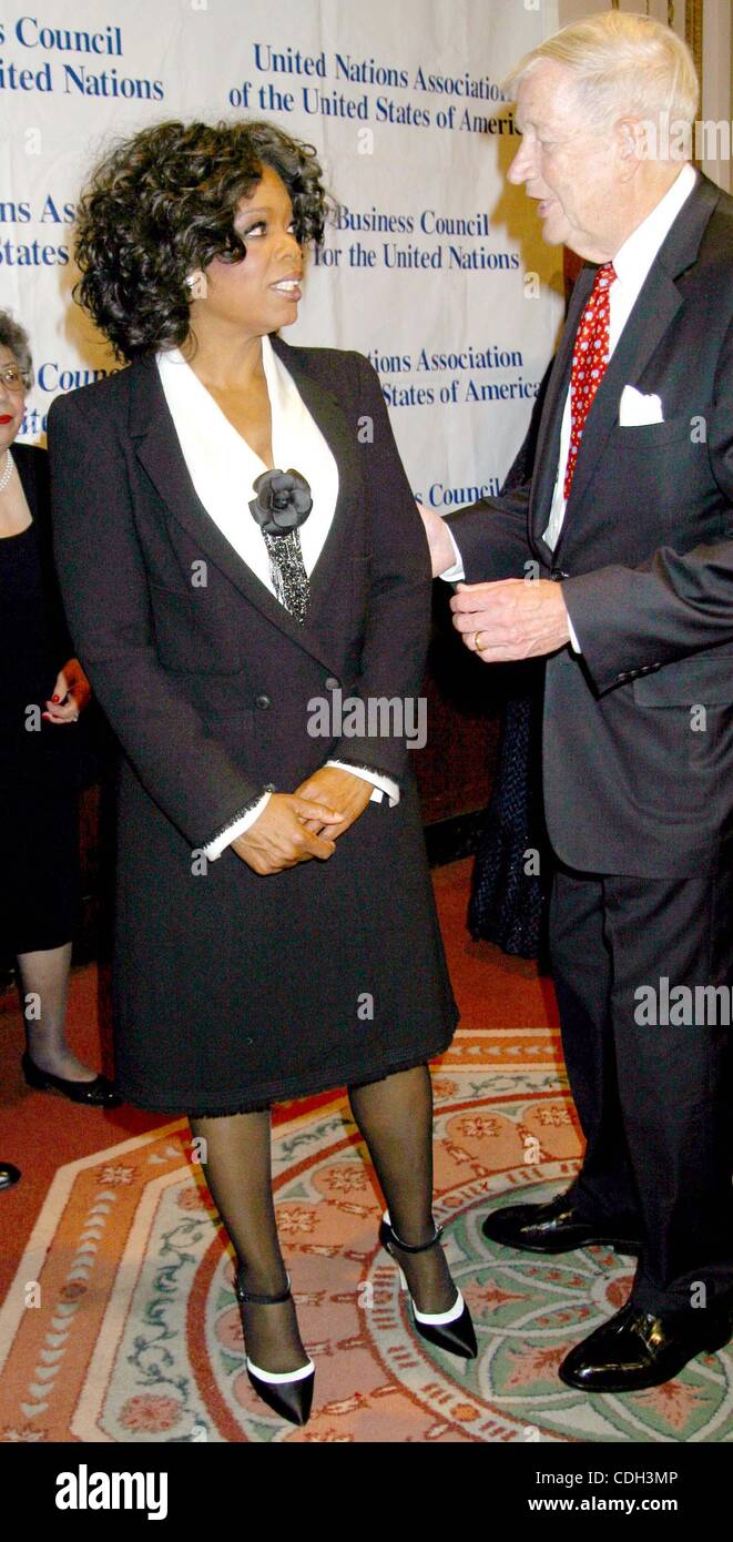 Jan. 27, 2011 - New York, New York, U.S. - K39722JBU.UNA-USA HONORS ...