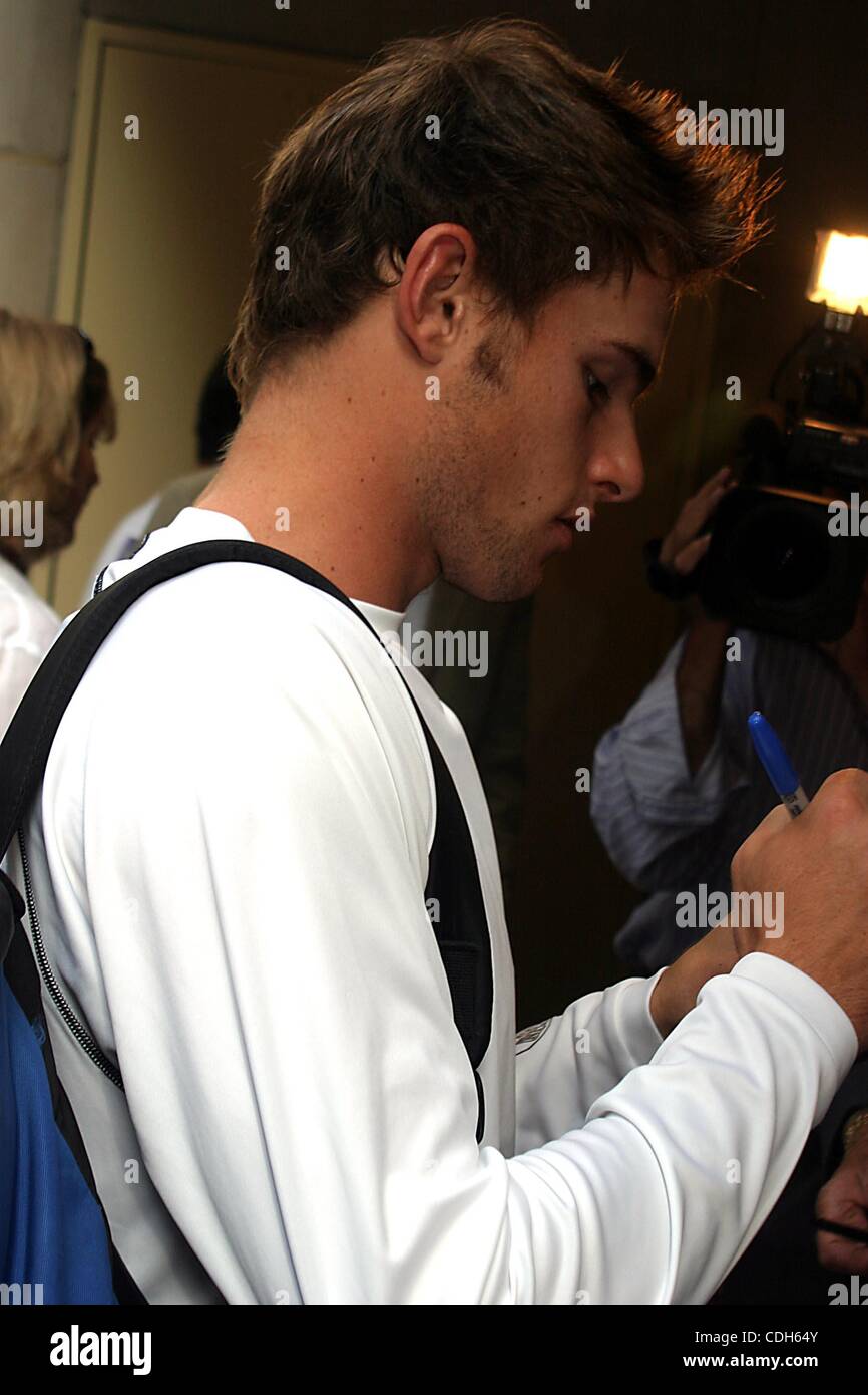 Andy roddick 2003 hi-res stock photography and images - Alamy