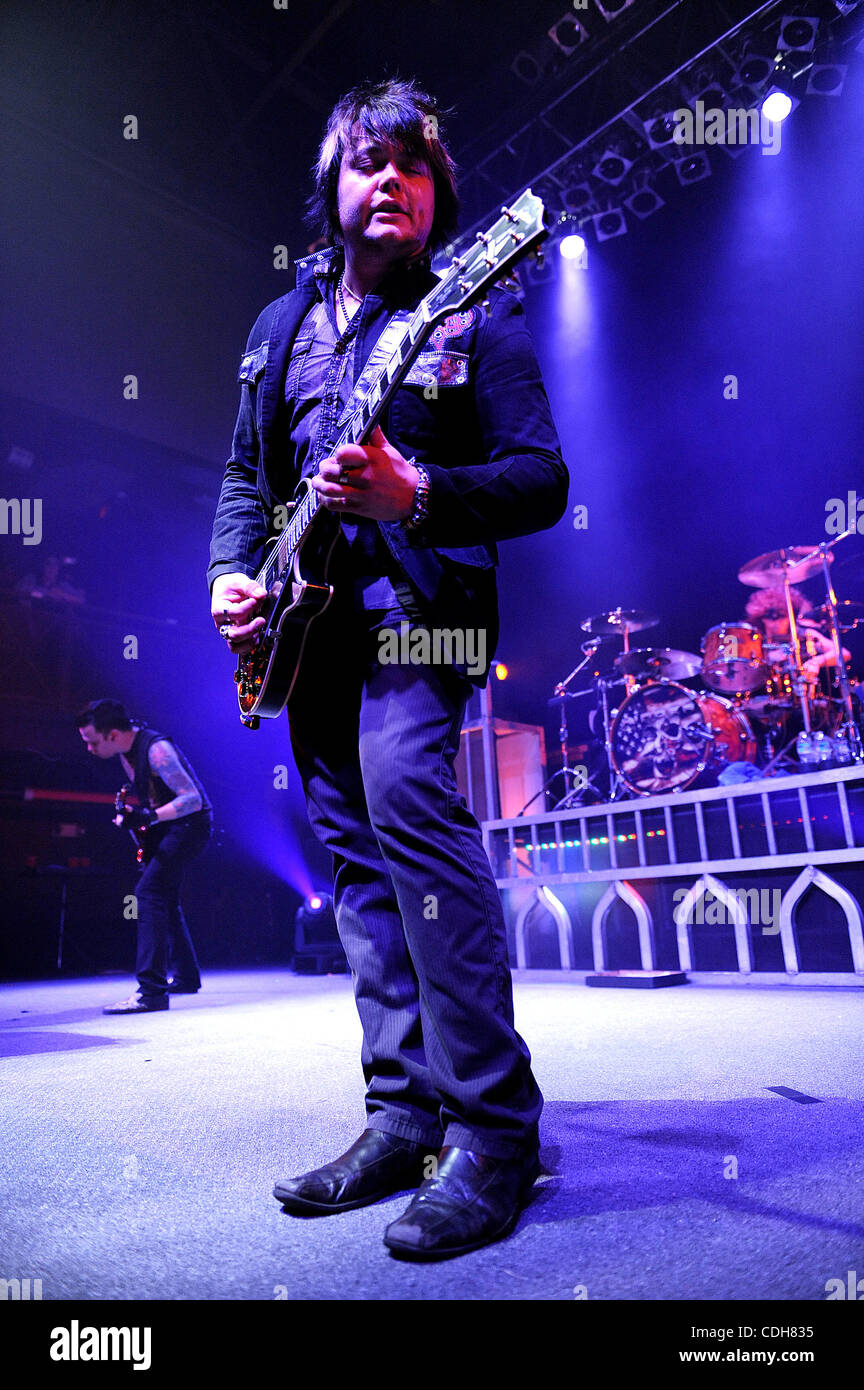 Jan. 30, 2011 - Norfolk, Virginia; USA - Guitarist JOE GARVEY of the ...