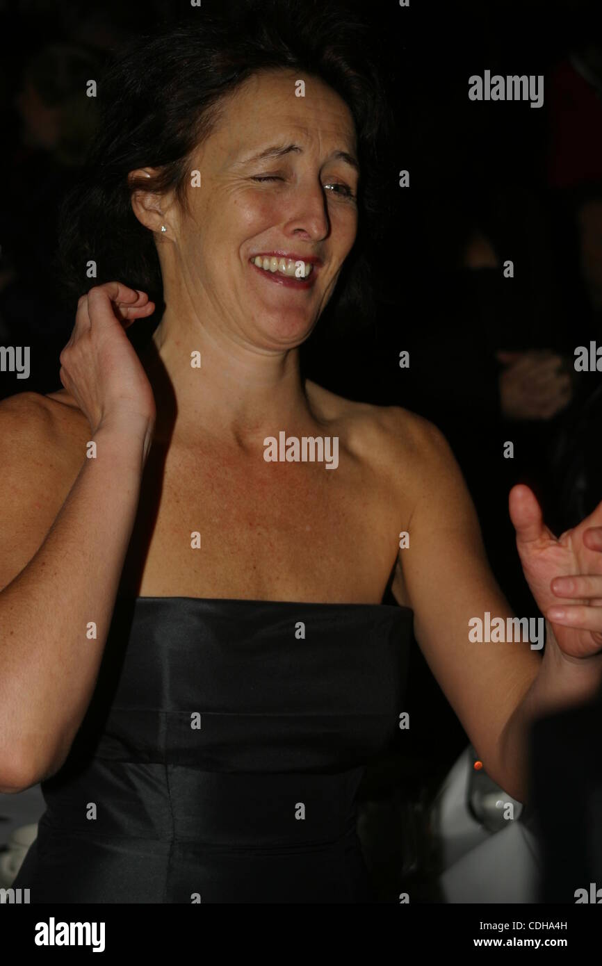Fiona shaw medea hi-res stock photography and images - Alamy