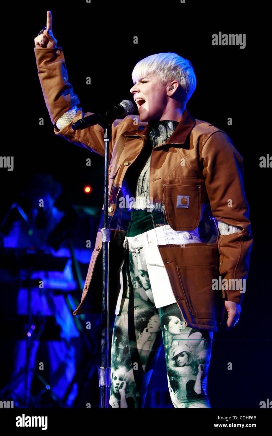 Feb 05, 2011 - New York, New York, U.S. - ROBYN performing at Radio ...