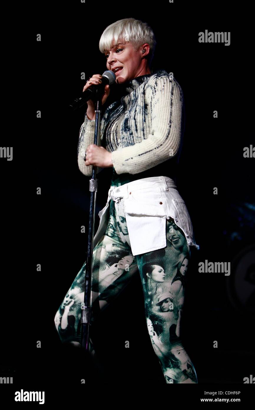 Feb 05, 2011 - New York, New York, U.S. - ROBYN performing at Radio ...