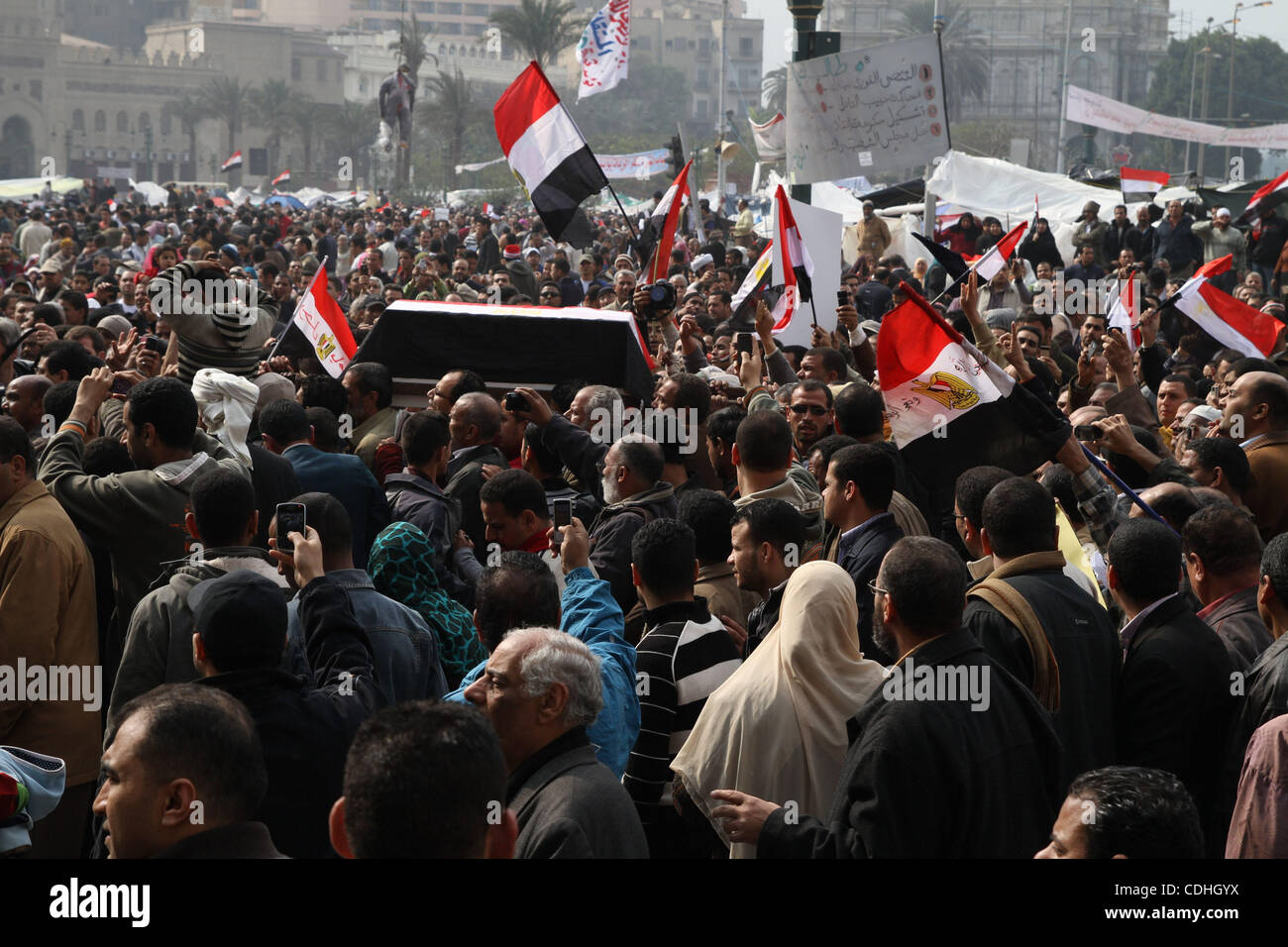 Egyptian newspaper hi-res stock photography and images - Alamy