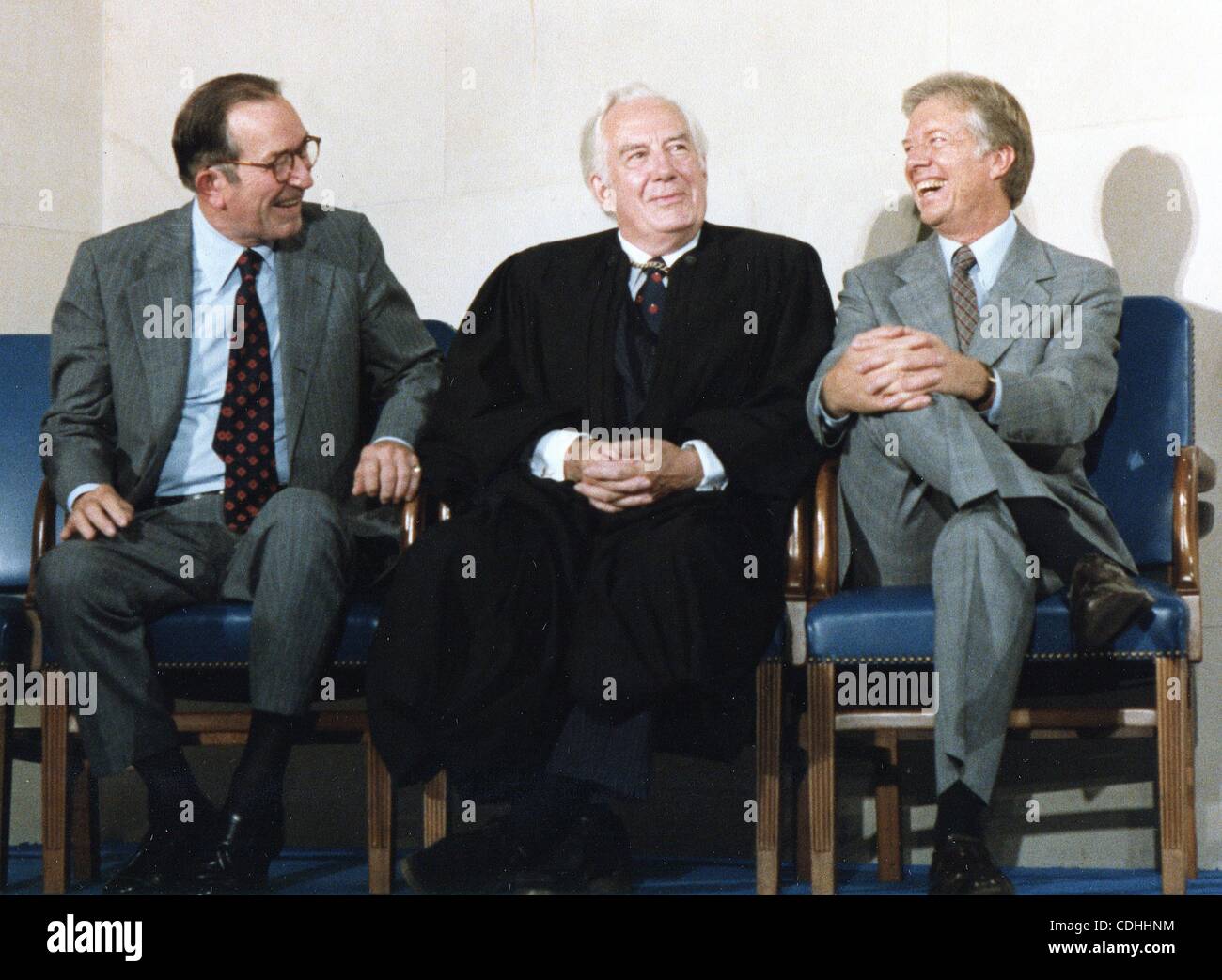 Chief justice swearing in a president hi-res stock photography and ...