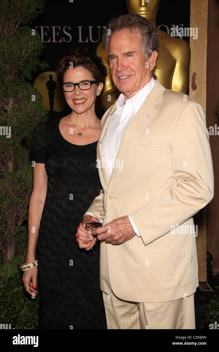 Feb. 7, 2011 - Beverly Hills, California, U.S. - ANNETTE BENING ...