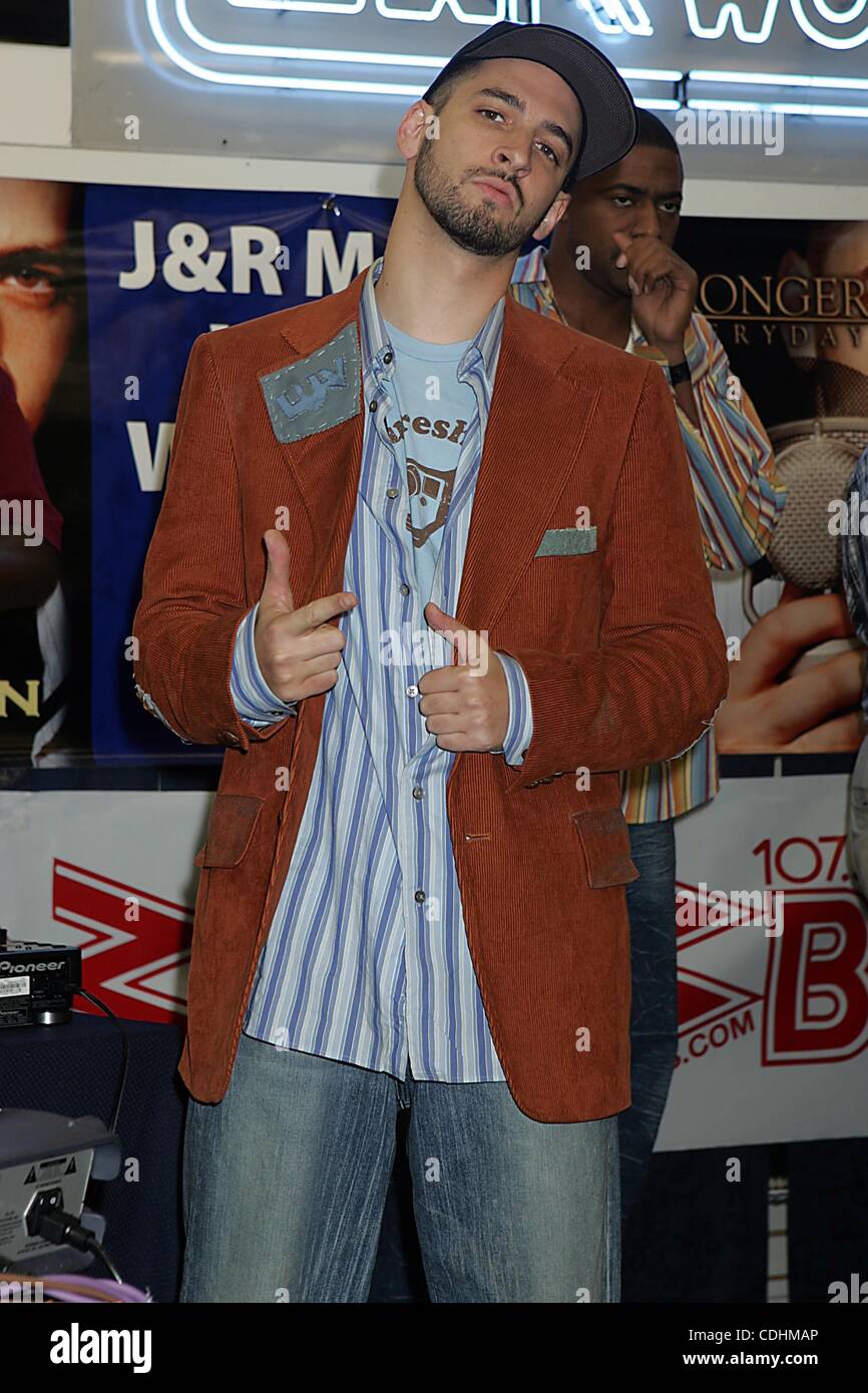 Feb. 9, 2011 - New York, New York, U.S. - K39856RM.JON B PERFORMANCE ...