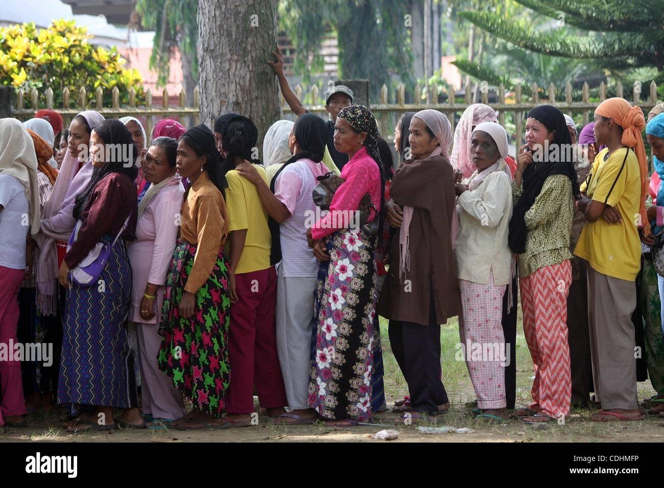 Feb 09, 2011 - Pikit, Philippines - Filipino Muslims, among them ...