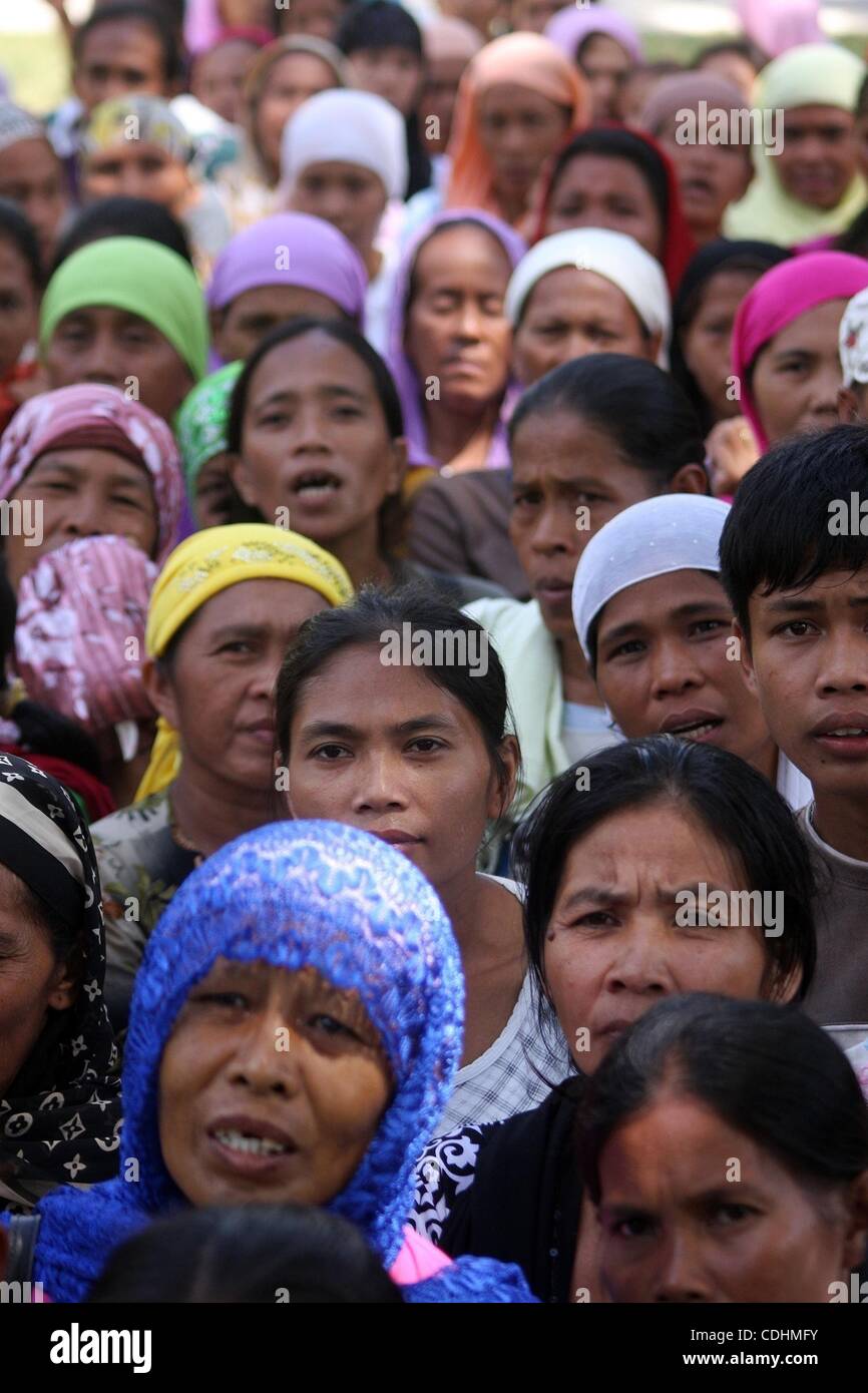 Feb 09, 2011 - Pikit, Philippines - Filipino Muslims, among them ...