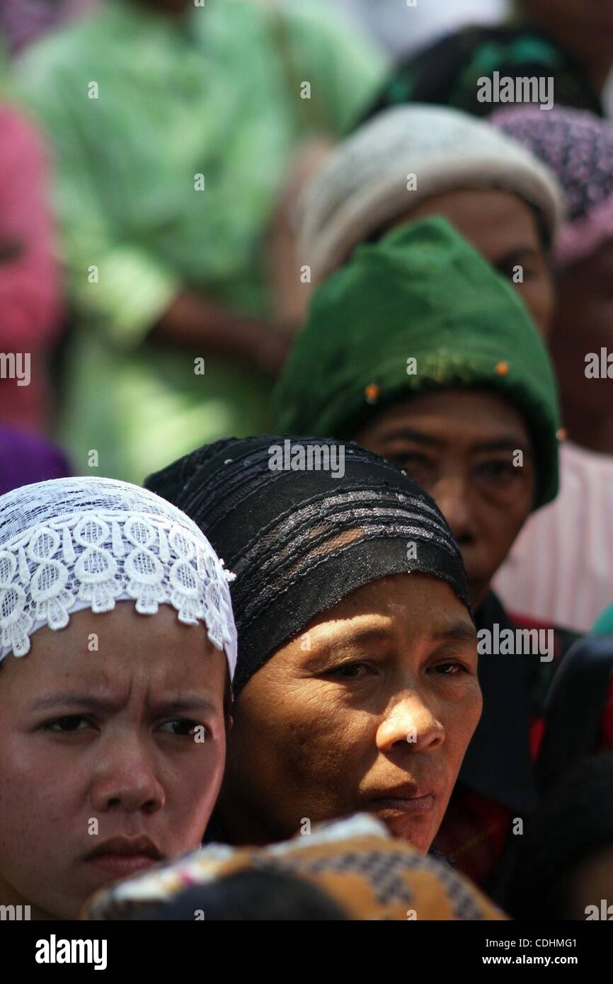 Feb 09, 2011 - Pikit, Philippines - Filipino Muslims, among them ...