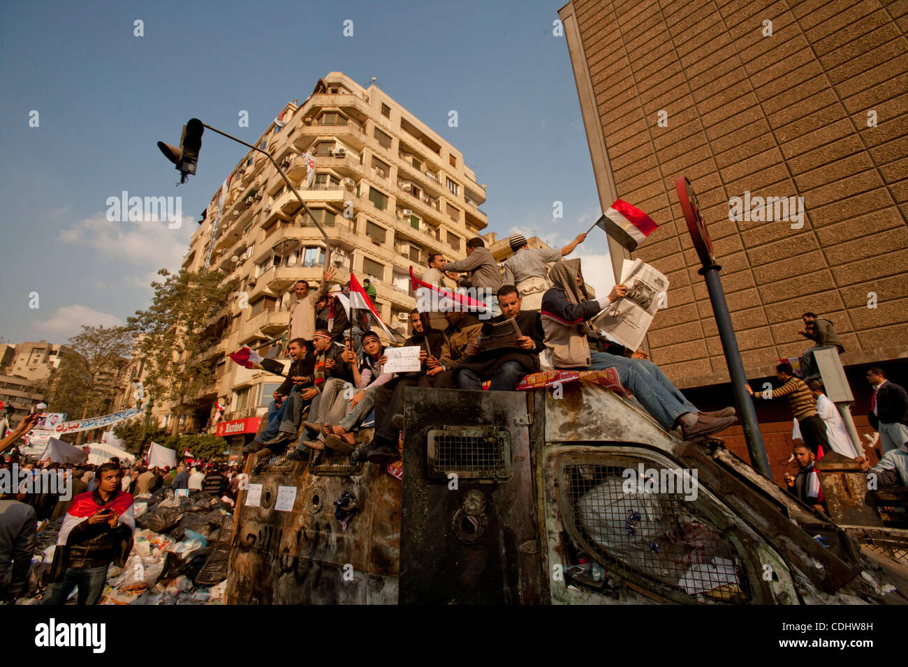Feb 11, 2011 - Cairo, Egypt - Egyptians demonstrate in Tahrir Square in ...