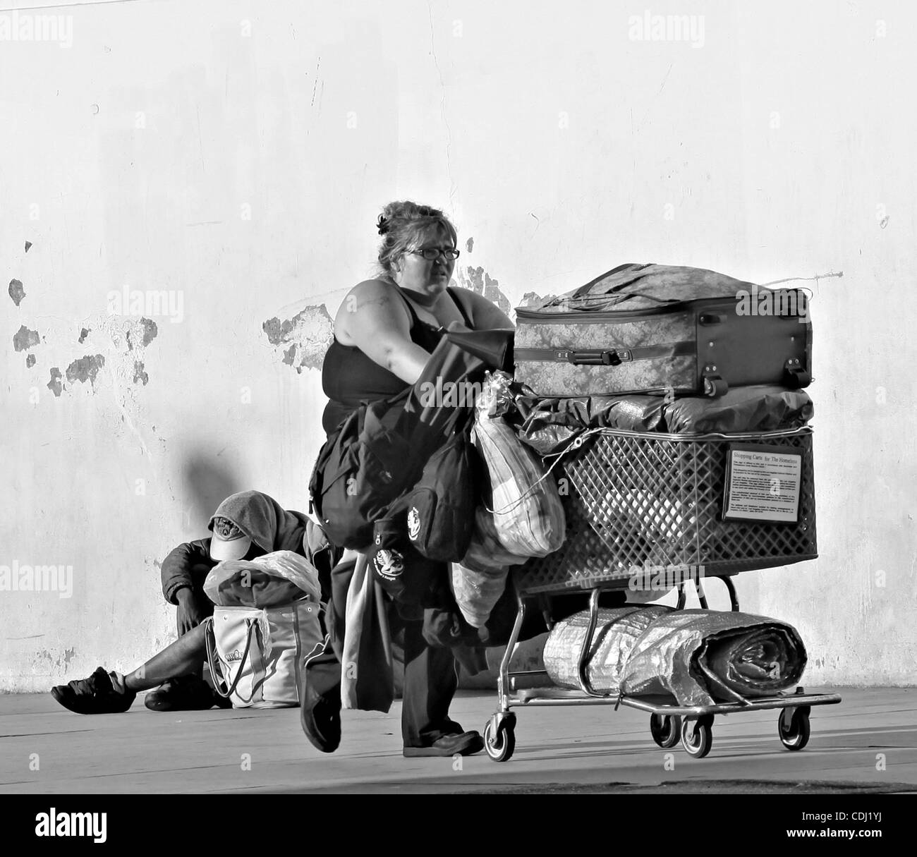 Homeless woman los angeles hi-res stock photography and images - Alamy