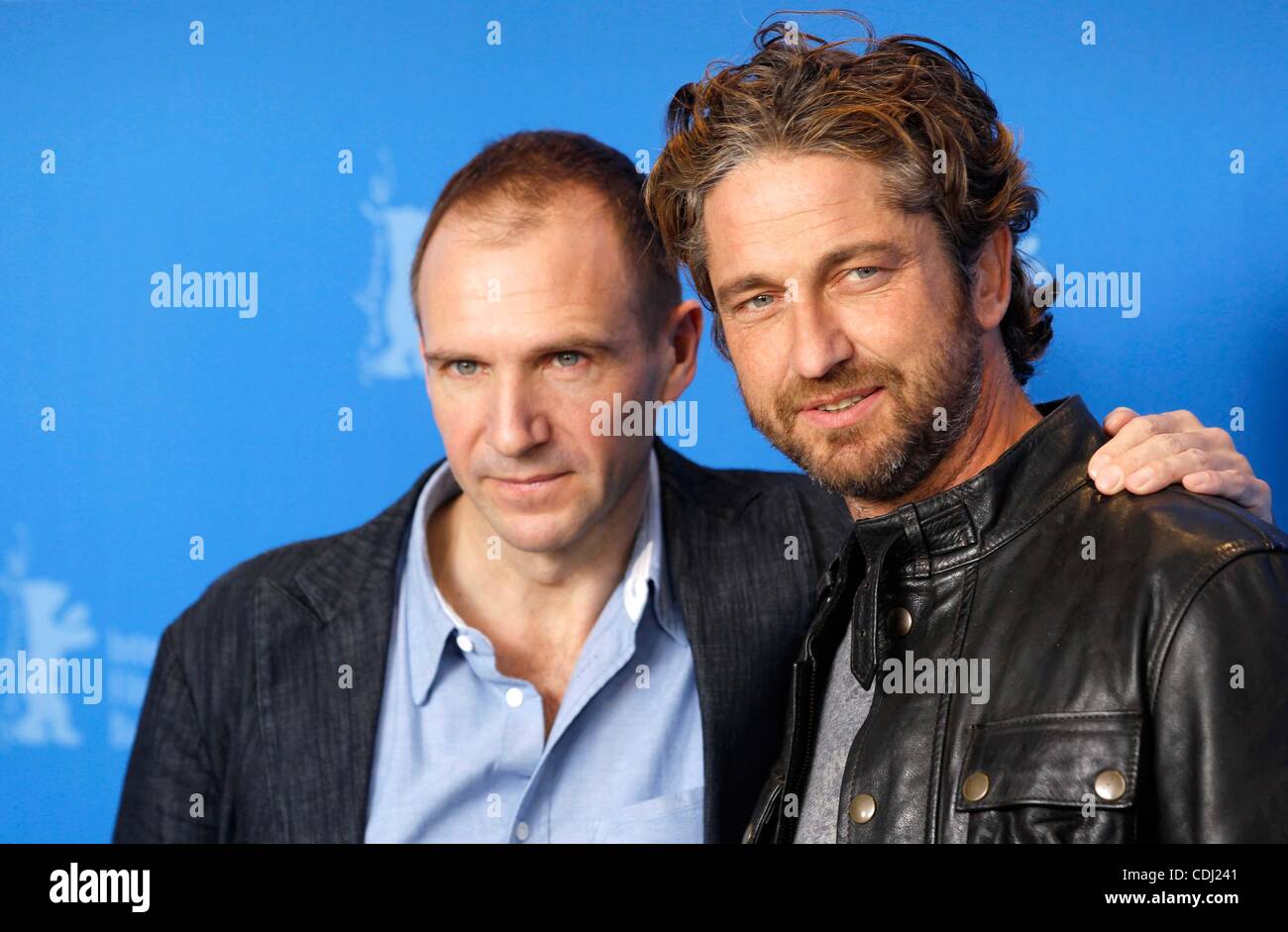 Gerard butler and ralph fiennes hi-res stock photography and images - Alamy