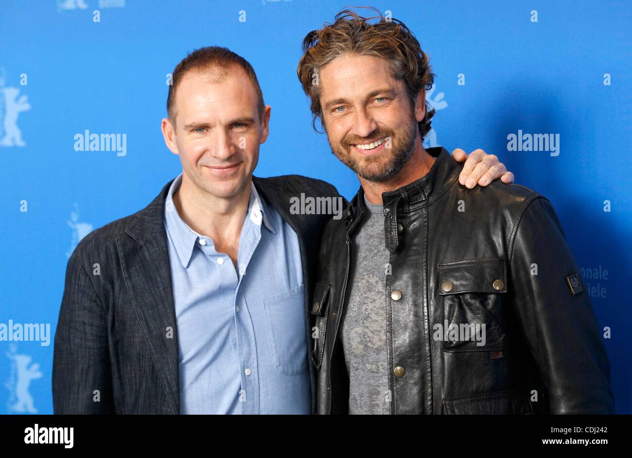 Gerard butler and ralph fiennes hi-res stock photography and images - Alamy