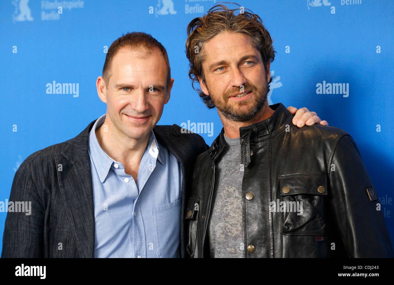 Gerard butler and ralph fiennes hi-res stock photography and images - Alamy
