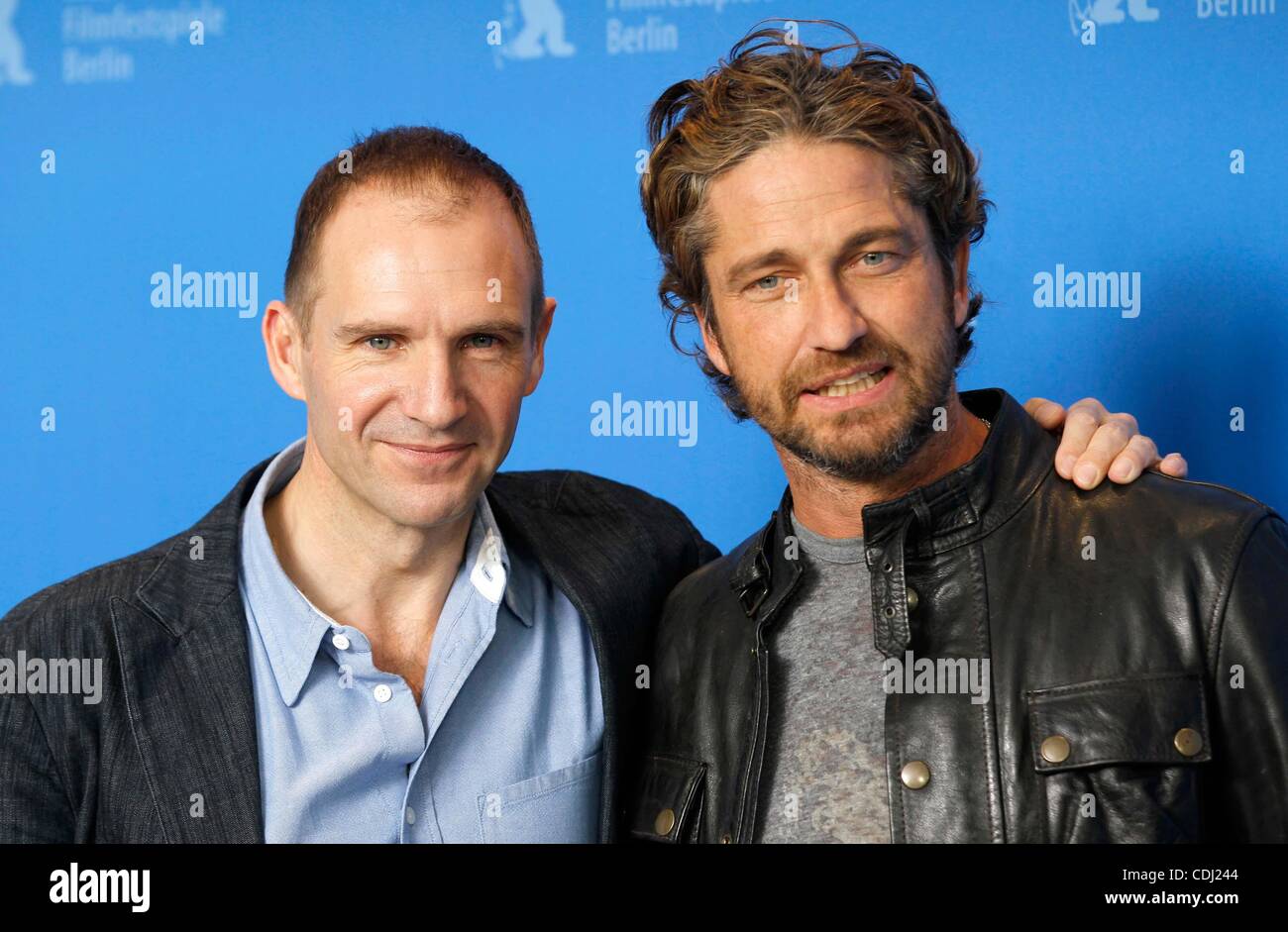 Gerard butler and ralph fiennes hi-res stock photography and images - Alamy
