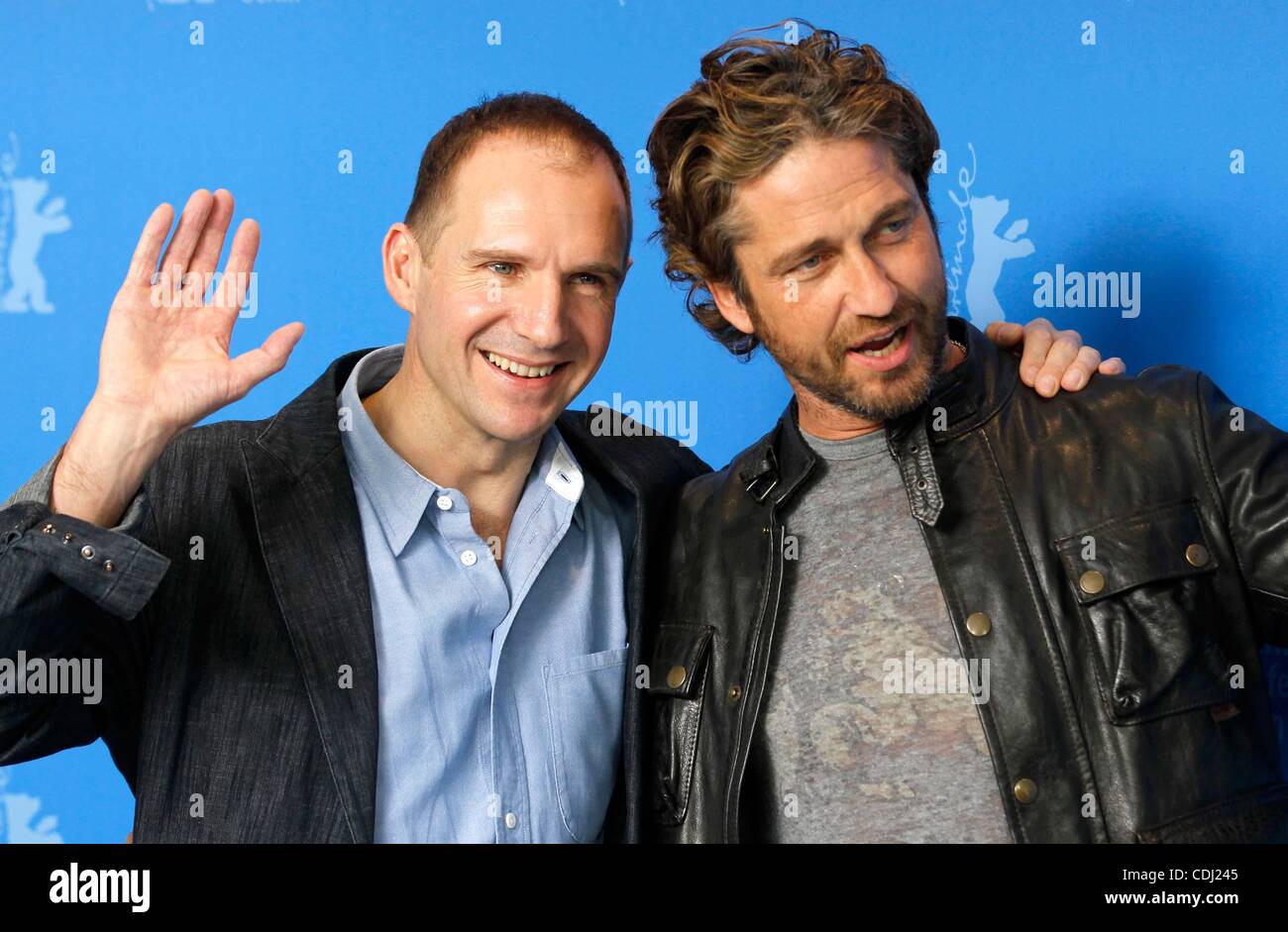 Gerard butler and ralph fiennes hi-res stock photography and images - Alamy