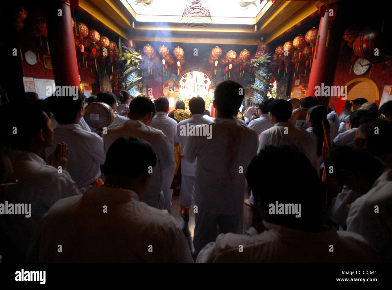 Feb 17, 2011 - Jakarta, Indonesia - Chinese-Indonesians pray during the ...
