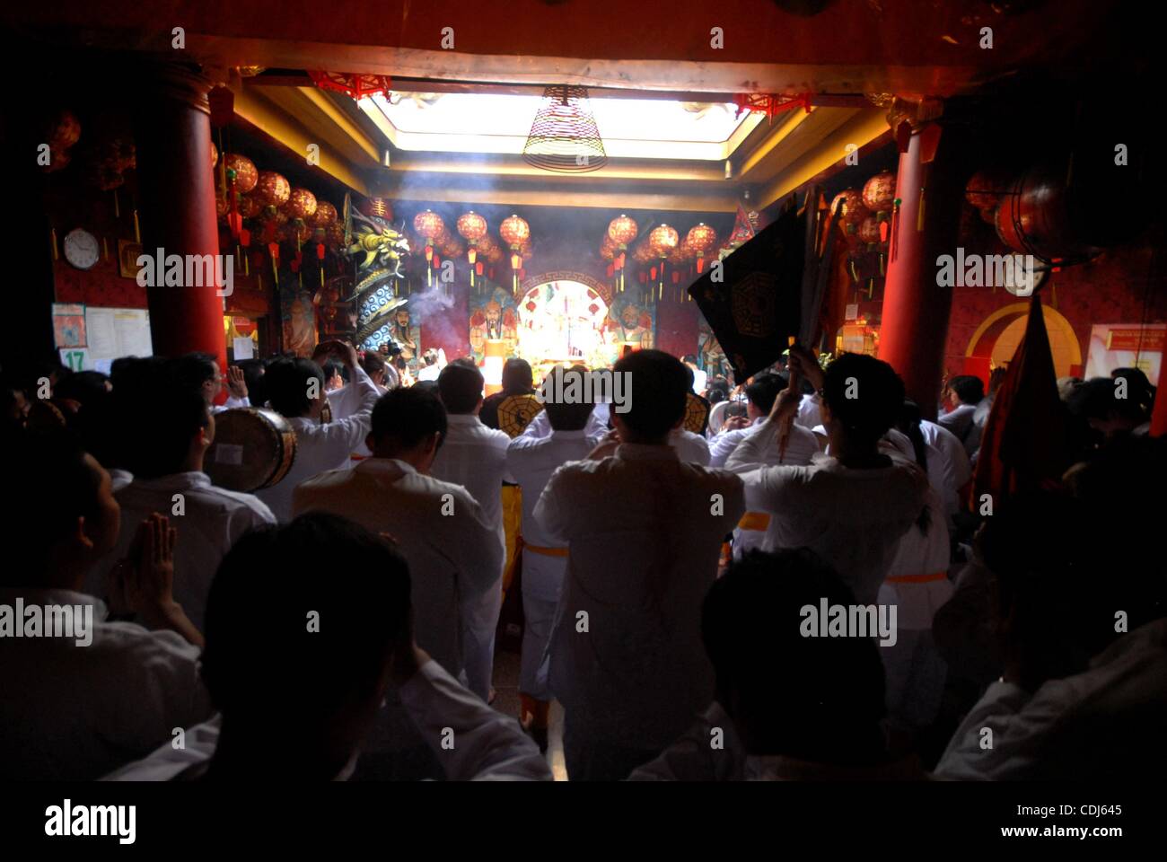Feb 17, 2011 - Jakarta, Indonesia - Chinese-Indonesians pray during the ...
